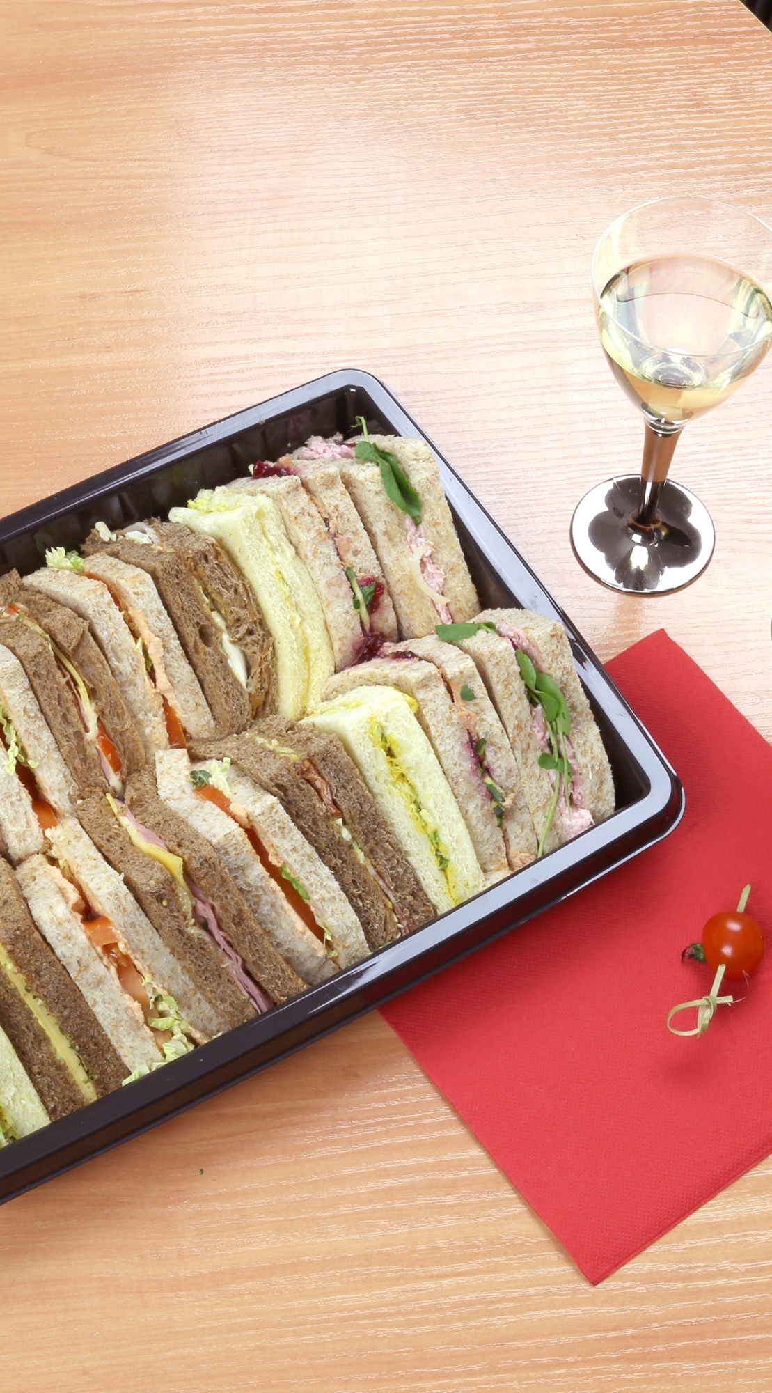 New deep platter to complete the Deli range - Sabert